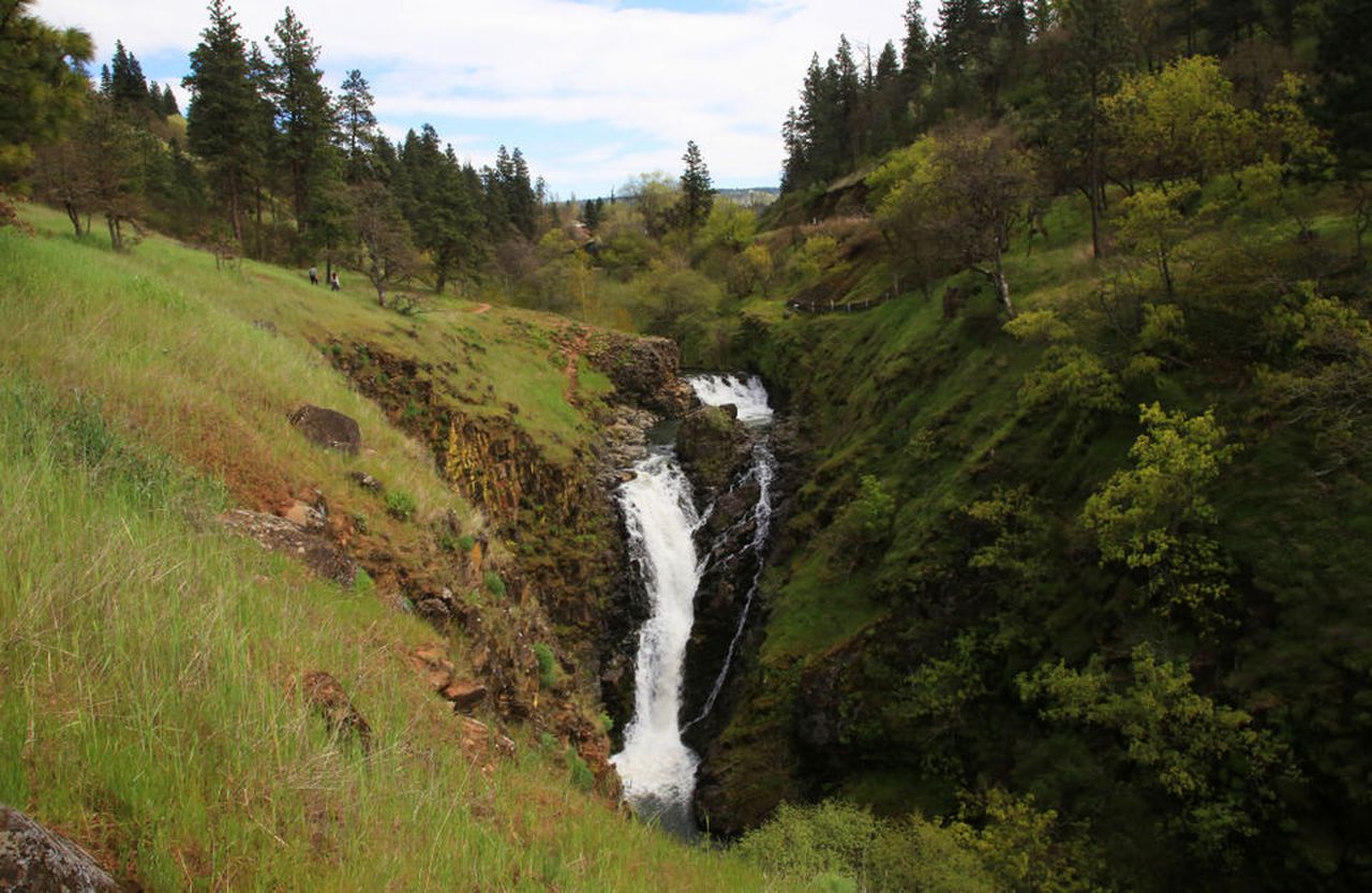 Mosier Waterfall Park - Columbia Land Trust